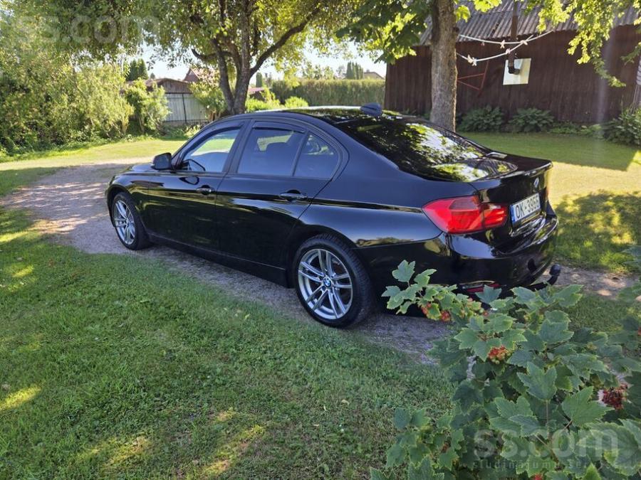 Black BMW 318 2013 in Riga, with an engine capacity of 2.00 L and mileage of 251 thousand km for 8000 €, photo 24 on AUTOMOTO.COM.LV