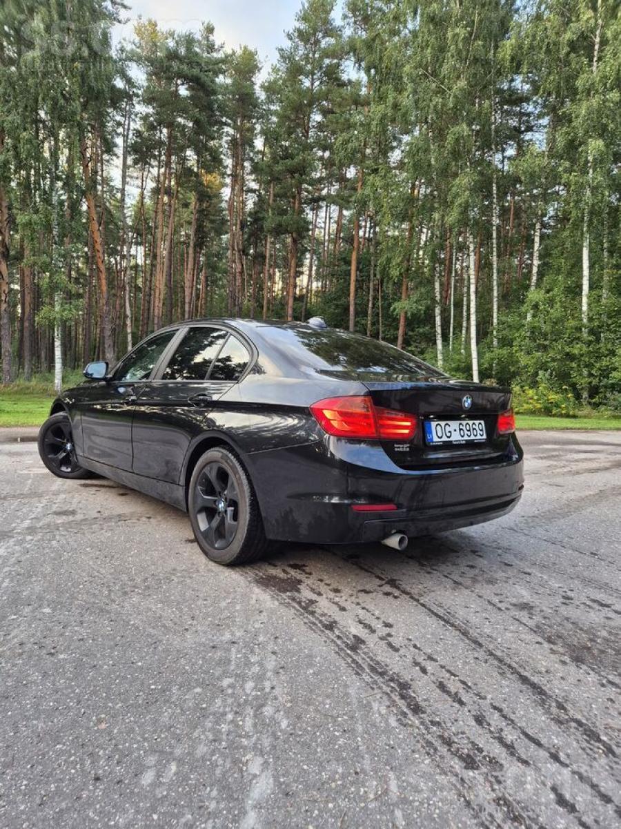 Melns BMW 318 2013 Rīga, ar dzinēja tilpumu 2.00 L un nobraukumu 225 tūkst. km par 7200 €, foto 10 vietnē AUTOMOTO.COM.LV