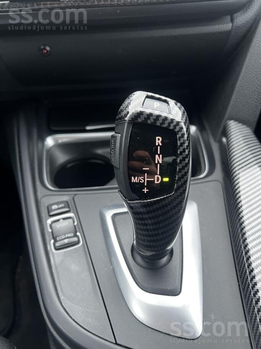 Black BMW 318 2013 in Riga, with an engine capacity of 2.00 L and mileage of 212 thousand km for 9150 €, photo 15 on AUTOMOTO.COM.LV