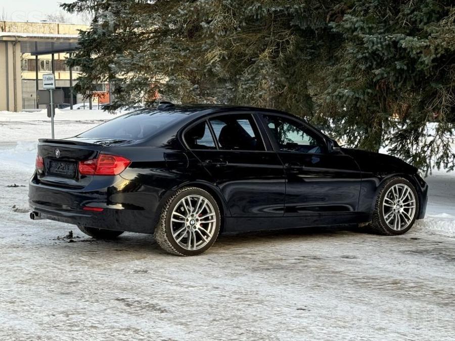 Black BMW 318 2014 in Jelgava, with an engine capacity of 2.00 L and mileage of 243 thousand km for 10800 €, photo 11 on AUTOMOTO.COM.LV