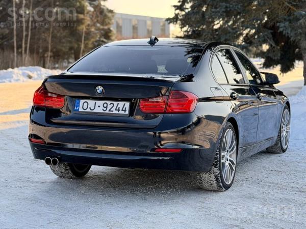 Black BMW 318 2014 in Jelgava, with an engine capacity of 2.00 L and mileage of 244 thousand km for 10800 €, photo 4 on AUTOMOTO.COM.LV