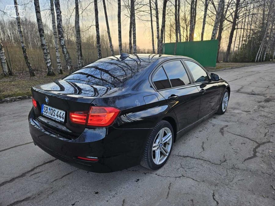 Melns BMW 318 2015 Šakiai, ar dzinēja tilpumu 2.00 L un nobraukumu 215 tūkst. km par 7499 €, foto 5 vietnē AUTOMOTO.COM.LV