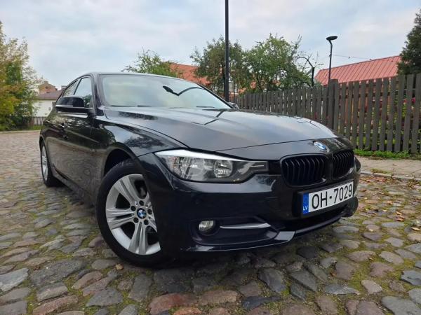 Black BMW 318 2015 in Jelgava, with an engine capacity of 2.00 L and mileage of 247 thousand km for 9900 €, photo 3 on AUTOMOTO.COM.LV