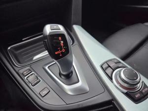 Melns BMW 318 2015 Jelgava, ar dzinēja tilpumu 2.00 L un nobraukumu 247 tūkst. km par 9900 €, foto 16 vietnē AUTOMOTO.COM.LV