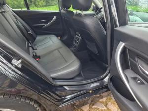 Melns BMW 318 2015 Jelgava, ar dzinēja tilpumu 2.00 L un nobraukumu 247 tūkst. km par 9900 €, foto 19 vietnē AUTOMOTO.COM.LV
