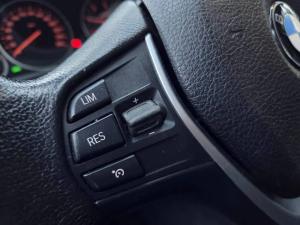 Melns BMW 318 2015 Jelgava, ar dzinēja tilpumu 2.00 L un nobraukumu 219 tūkst. km par 10600 €, foto 16 vietnē AUTOMOTO.COM.LV