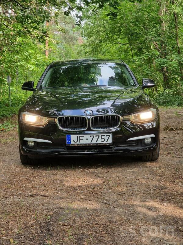Black BMW 318 2015 in Riga, with an engine capacity of 2.00 L and mileage of 158 thousand km for 10500 €, photo 3 on AUTOMOTO.COM.LV
