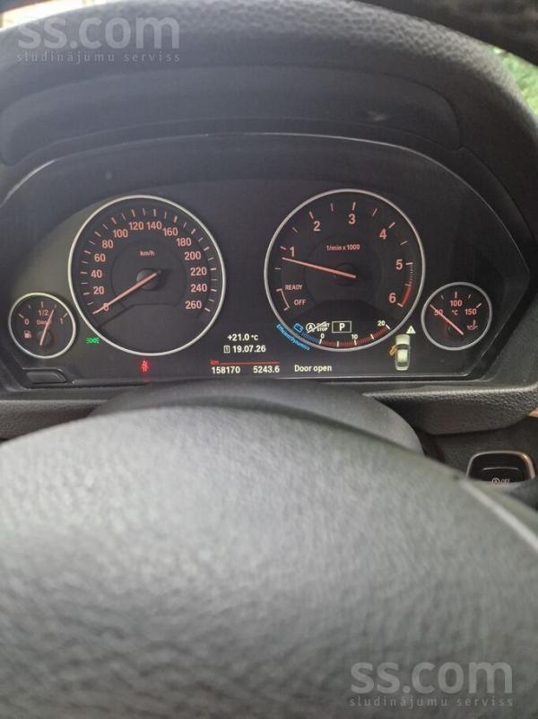 Black BMW 318 2015 in Riga, with an engine capacity of 2.00 L and mileage of 158 thousand km for 10500 €, photo 6 on AUTOMOTO.COM.LV