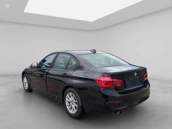 Melns BMW 318 2015 Kauņa, ar dzinēja tilpumu 1.50 L un nobraukumu 281 tūkst. km par 9490 €, foto 4 vietnē AUTOMOTO.COM.LV