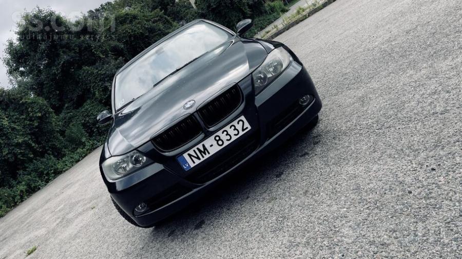 Black BMW 318 2016 in Riga, with an engine capacity of 2.00 L and mileage of 234 thousand km for 3000 €, photo 1 on AUTOMOTO.COM.LV