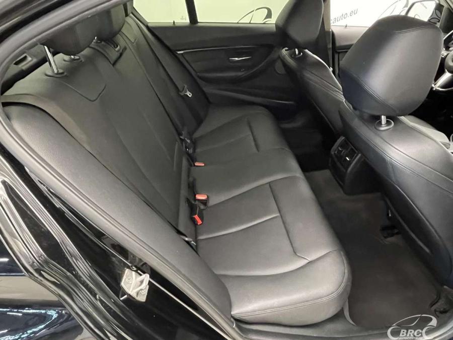 Black BMW 318 2016 in Vilnius, with an engine capacity of 1.50 L and mileage of 95 thousand km for 9900 €, photo 11 on AUTOMOTO.COM.LV