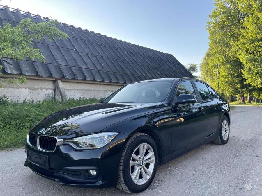 Black BMW 318 2016 in Kaunas, with an engine capacity of 2.00 L and mileage of 271 thousand km for 7300 €, photo 1 on AUTOMOTO.COM.LV