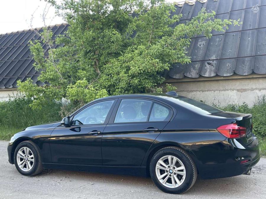 Black BMW 318 2016 in Kaunas, with an engine capacity of 2.00 L and mileage of 271 thousand km for 7300 €, photo 8 on AUTOMOTO.COM.LV