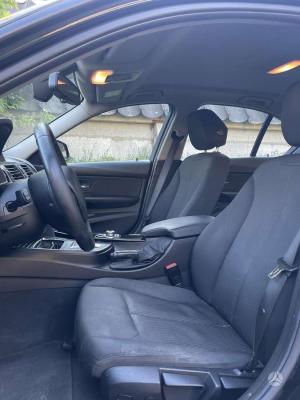 Black BMW 318 2016 in Kaunas, with an engine capacity of 2.00 L and mileage of 271 thousand km for 7300 €, photo 12 on AUTOMOTO.COM.LV