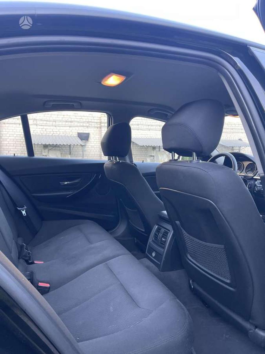 Black BMW 318 2016 in Kaunas, with an engine capacity of 2.00 L and mileage of 271 thousand km for 7300 €, photo 16 on AUTOMOTO.COM.LV