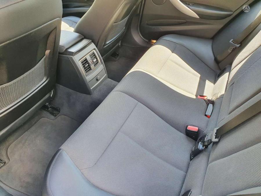 Black BMW 318 2017 in Kaunas, with an engine capacity of 2.00 L and mileage of 249 thousand km for 10900 €, photo 11 on AUTOMOTO.COM.LV