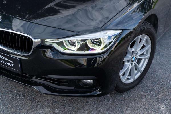 Black BMW 318 2017 in Vilnius, with an engine capacity of 1.50 L and mileage of 164 thousand km for 9900 €, photo 7 on AUTOMOTO.COM.LV