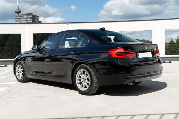 Black BMW 318 2017 in Vilnius, with an engine capacity of 1.50 L and mileage of 168 thousand km for 9900 €, photo 8 on AUTOMOTO.COM.LV