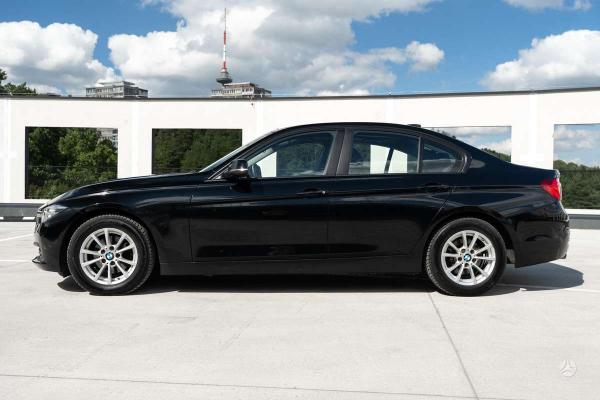 Black BMW 318 2017 in Vilnius, with an engine capacity of 1.50 L and mileage of 168 thousand km for 9900 €, photo 9 on AUTOMOTO.COM.LV