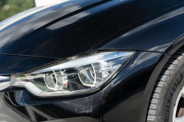 Black BMW 318 2017 in Vilnius, with an engine capacity of 1.50 L and mileage of 168 thousand km for 9900 €, photo 11 on AUTOMOTO.COM.LV