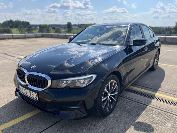 Black BMW 318 2019 in Vilnius, with an engine capacity of 2.00 L and mileage of 163 thousand km for 17899 €, photo 3 on AUTOMOTO.COM.LV