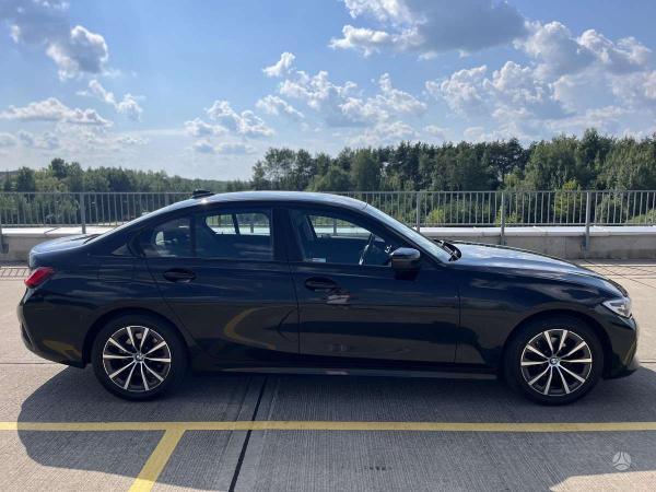Black BMW 318 2019 in Vilnius, with an engine capacity of 2.00 L and mileage of 163 thousand km for 17899 €, photo 9 on AUTOMOTO.COM.LV