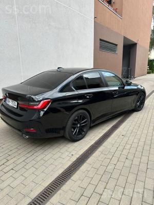 Black BMW 318 2019 in Riga, with an engine capacity of 2.00 L and mileage of 125 thousand km for 20990 €, photo 3 on AUTOMOTO.COM.LV