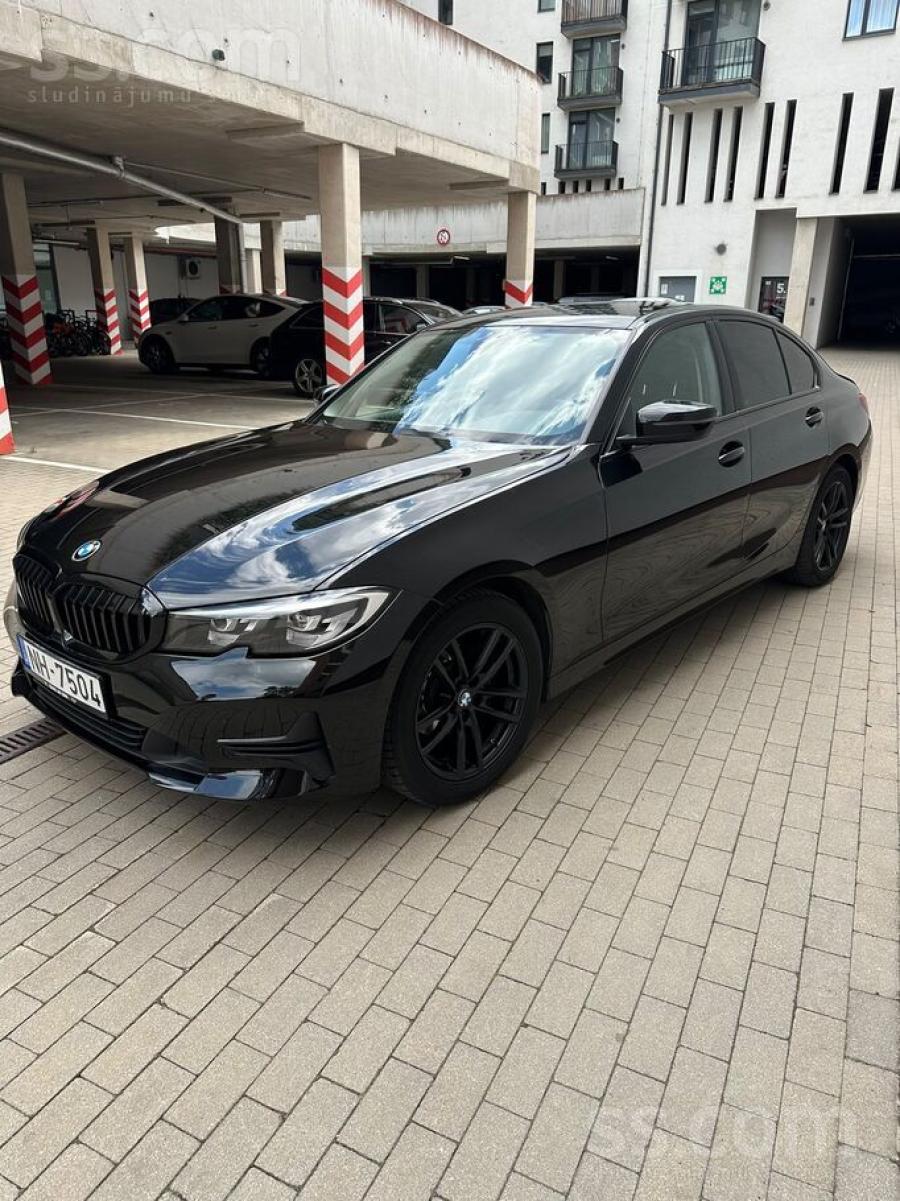 Black BMW 318 2019 in Riga, with an engine capacity of 2.00 L and mileage of 125 thousand km for 20990 €, photo 5 on AUTOMOTO.COM.LV