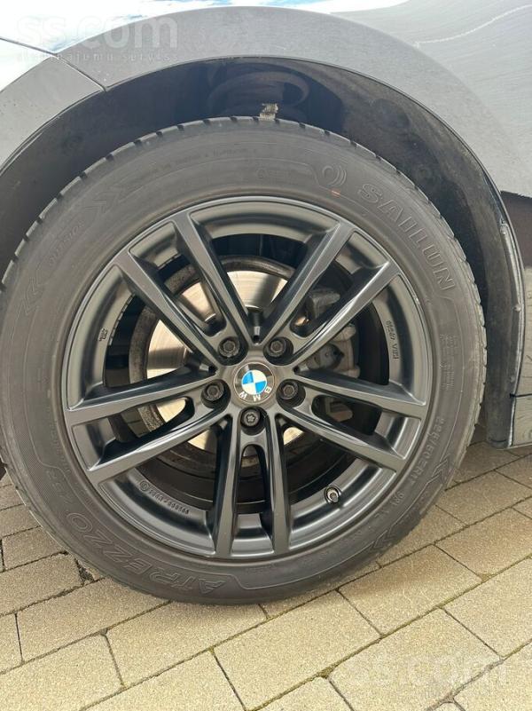 Black BMW 318 2019 in Riga, with an engine capacity of 2.00 L and mileage of 125 thousand km for 20990 €, photo 5 on AUTOMOTO.COM.LV