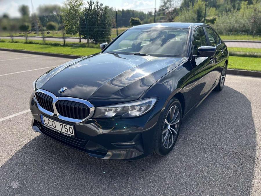Black BMW 318 2019 in Vilnius, with an engine capacity of 2.00 L and mileage of 163 thousand km for 16599 €, photo 4 on AUTOMOTO.COM.LV