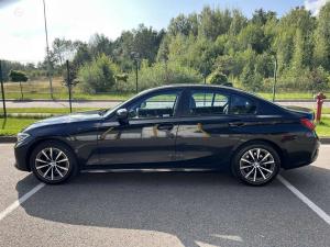Black BMW 318 2019 in Vilnius, with an engine capacity of 2.00 L and mileage of 163 thousand km for 16599 €, photo 5 on AUTOMOTO.COM.LV