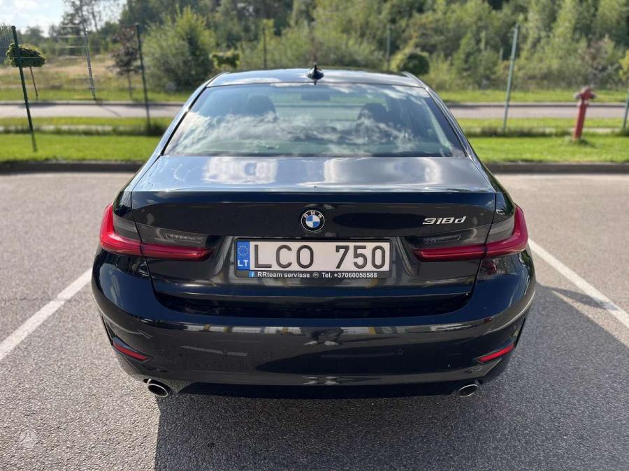 Black BMW 318 2019 in Vilnius, with an engine capacity of 2.00 L and mileage of 163 thousand km for 16599 €, photo 7 on AUTOMOTO.COM.LV