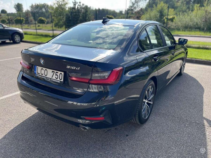 Black BMW 318 2019 in Vilnius, with an engine capacity of 2.00 L and mileage of 163 thousand km for 16599 €, photo 8 on AUTOMOTO.COM.LV