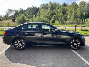 Black BMW 318 2019 in Vilnius, with an engine capacity of 2.00 L and mileage of 163 thousand km for 16599 €, photo 9 on AUTOMOTO.COM.LV