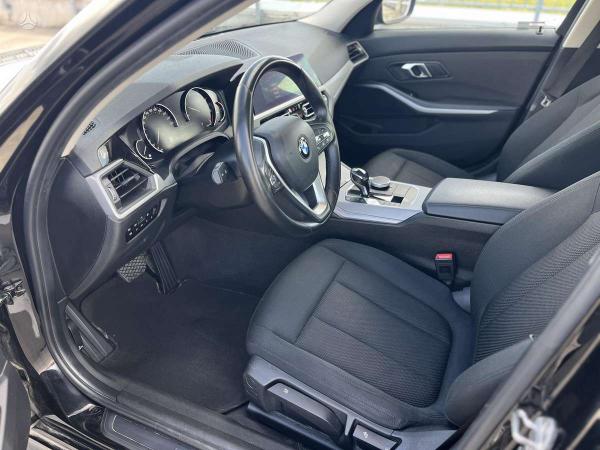 Black BMW 318 2019 in Vilnius, with an engine capacity of 2.00 L and mileage of 163 thousand km for 16599 €, photo 10 on AUTOMOTO.COM.LV