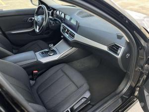 Black BMW 318 2019 in Vilnius, with an engine capacity of 2.00 L and mileage of 163 thousand km for 16599 €, photo 13 on AUTOMOTO.COM.LV