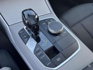 Black BMW 318 2019 in Vilnius, with an engine capacity of 2.00 L and mileage of 163 thousand km for 16599 €, photo 19 on AUTOMOTO.COM.LV