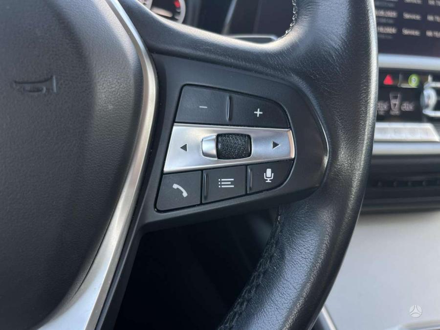 Black BMW 318 2019 in Vilnius, with an engine capacity of 2.00 L and mileage of 163 thousand km for 16599 €, photo 25 on AUTOMOTO.COM.LV