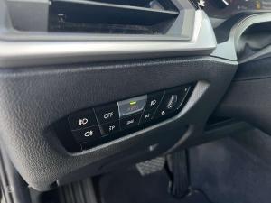 Black BMW 318 2019 in Vilnius, with an engine capacity of 2.00 L and mileage of 163 thousand km for 16599 €, photo 28 on AUTOMOTO.COM.LV