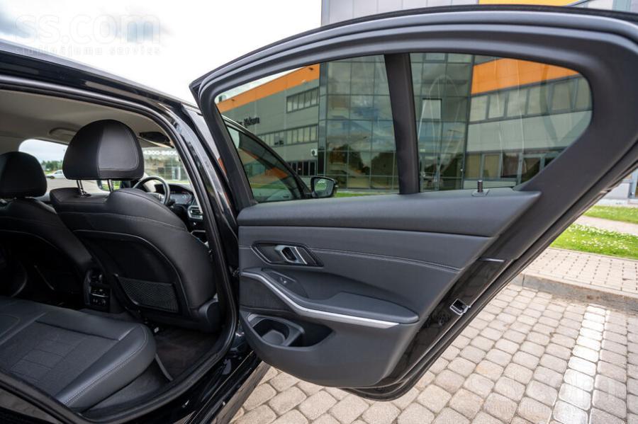 Melns BMW 318 2020 Rīga, ar dzinēja tilpumu 2.00 L un nobraukumu 0 tūkst. km par 14990 €, foto 16 vietnē AUTOMOTO.COM.LV