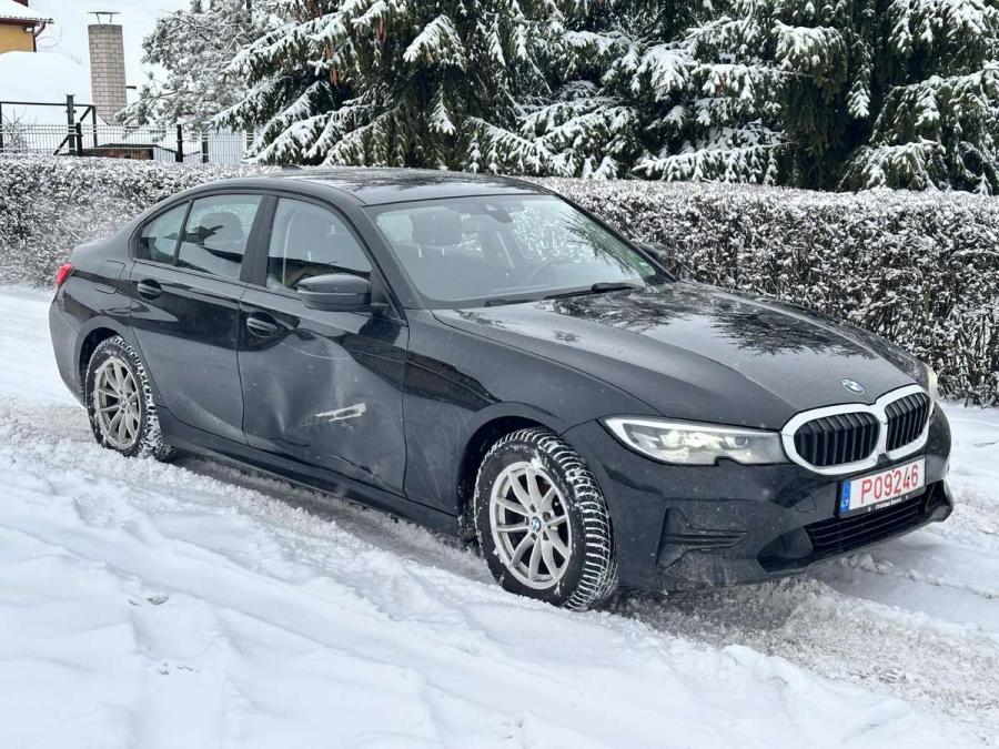 Melns BMW 318 2021 Marijampole, ar dzinēja tilpumu 2.00 L un nobraukumu 201 tūkst. km par 14800 €, foto 3 vietnē AUTOMOTO.COM.LV