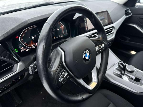 Black BMW 318 2021 in Marijampole, with an engine capacity of 2.00 L and mileage of 201 thousand km for 14800 €, photo 10 on AUTOMOTO.COM.LV
