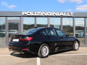Black BMW 318 2021 in Vilnius, with an engine capacity of 2.00 L and mileage of 39 thousand km for 24750 €, photo 3 on AUTOMOTO.COM.LV
