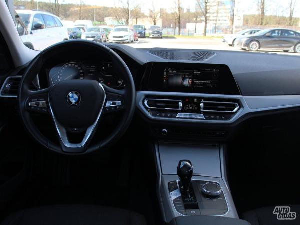 Black BMW 318 2021 in Vilnius, with an engine capacity of 2.00 L and mileage of 39 thousand km for 24750 €, photo 5 on AUTOMOTO.COM.LV