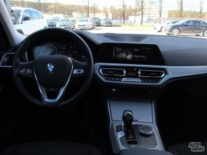 Black BMW 318 2021 in Vilnius, with an engine capacity of 2.00 L and mileage of 39 thousand km for 24750 €, photo 6 on AUTOMOTO.COM.LV