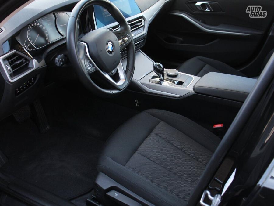 Black BMW 318 2021 in Vilnius, with an engine capacity of 2.00 L and mileage of 39 thousand km for 24750 €, photo 7 on AUTOMOTO.COM.LV