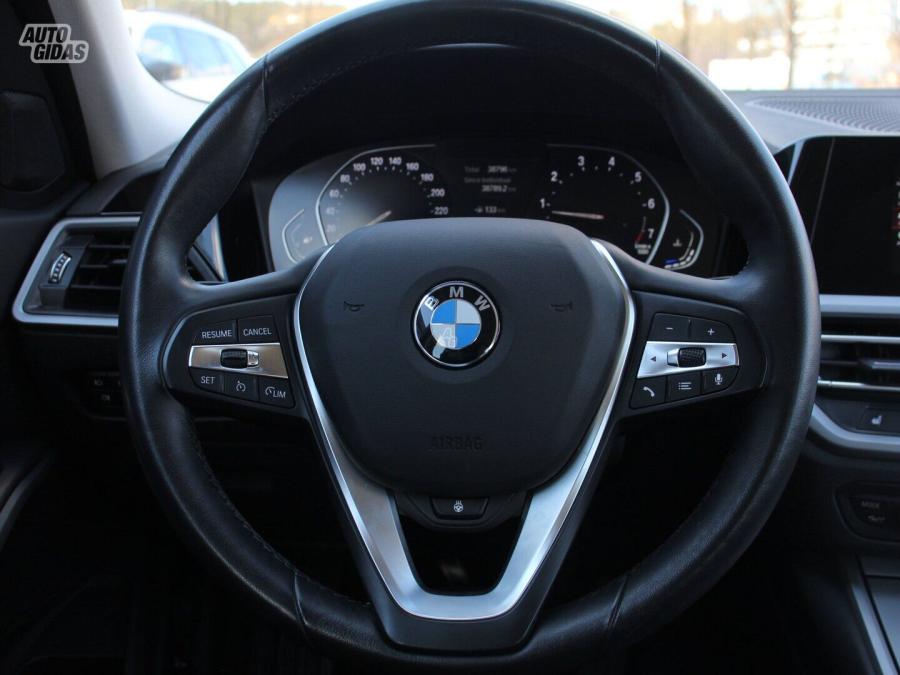 Black BMW 318 2021 in Vilnius, with an engine capacity of 2.00 L and mileage of 39 thousand km for 24750 €, photo 10 on AUTOMOTO.COM.LV