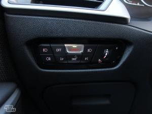 Black BMW 318 2021 in Vilnius, with an engine capacity of 2.00 L and mileage of 39 thousand km for 24750 €, photo 15 on AUTOMOTO.COM.LV