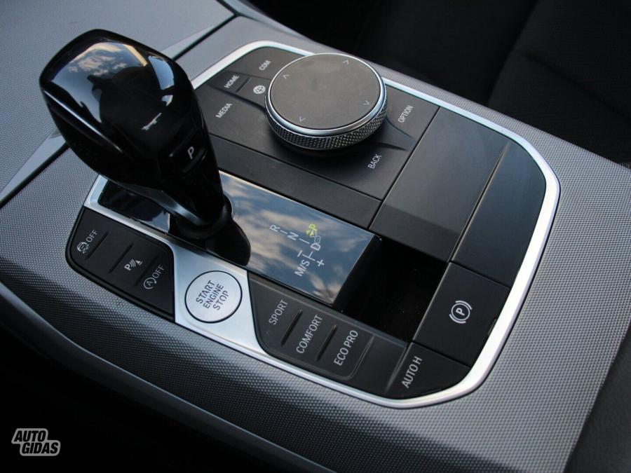 Black BMW 318 2021 in Vilnius, with an engine capacity of 2.00 L and mileage of 39 thousand km for 24750 €, photo 19 on AUTOMOTO.COM.LV