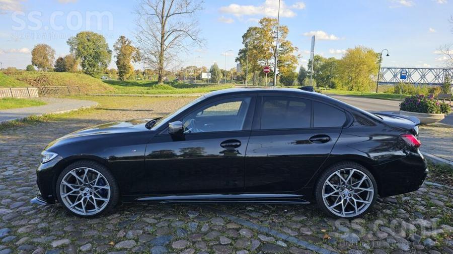 Black BMW 318 2021 in Daugavpils, with an engine capacity of 2.00 L and mileage of 60 thousand km for 29500 €, photo 3 on AUTOMOTO.COM.LV